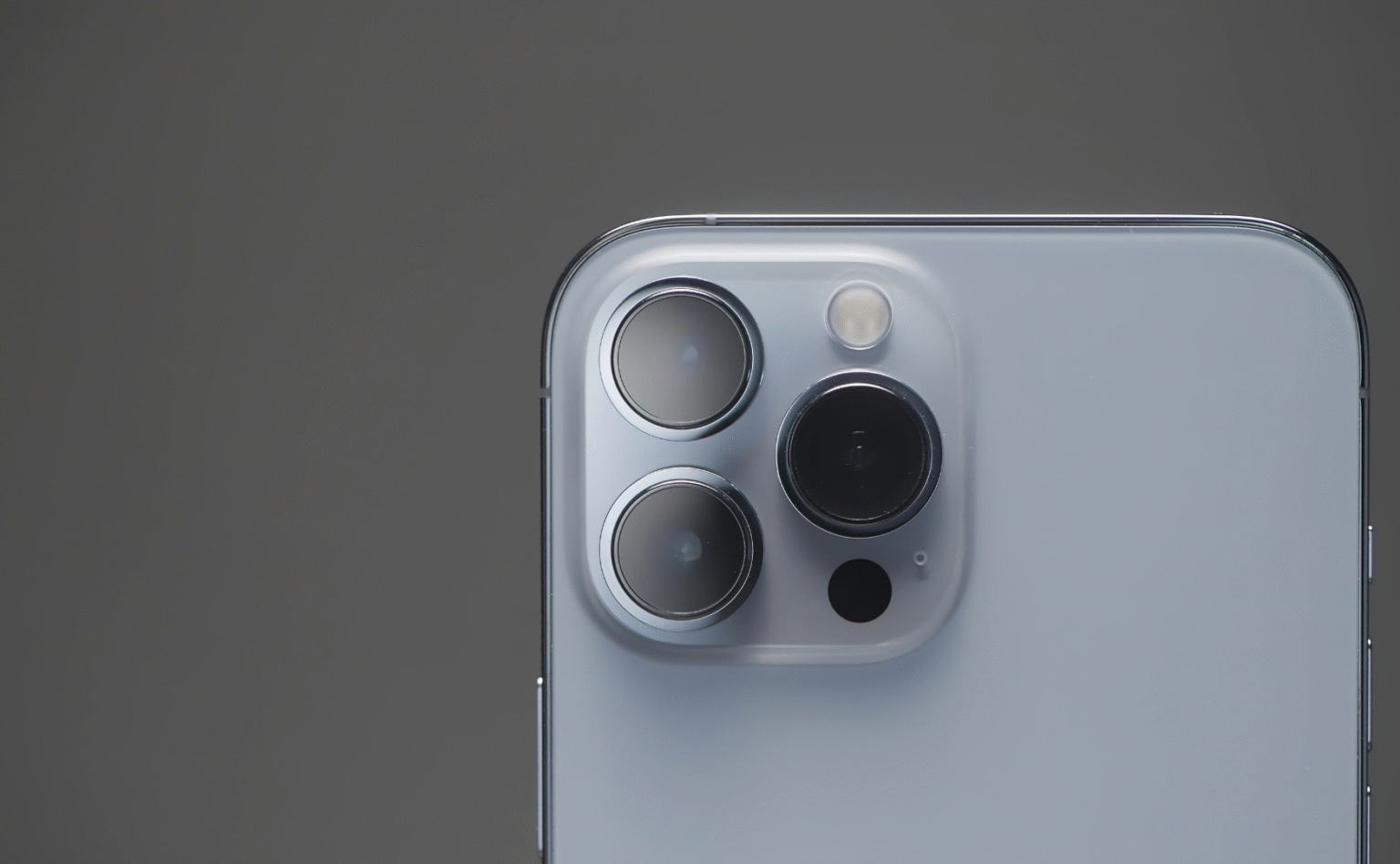 iPhone 13 Pro & Pro Max Colours Guide: All Available Shades